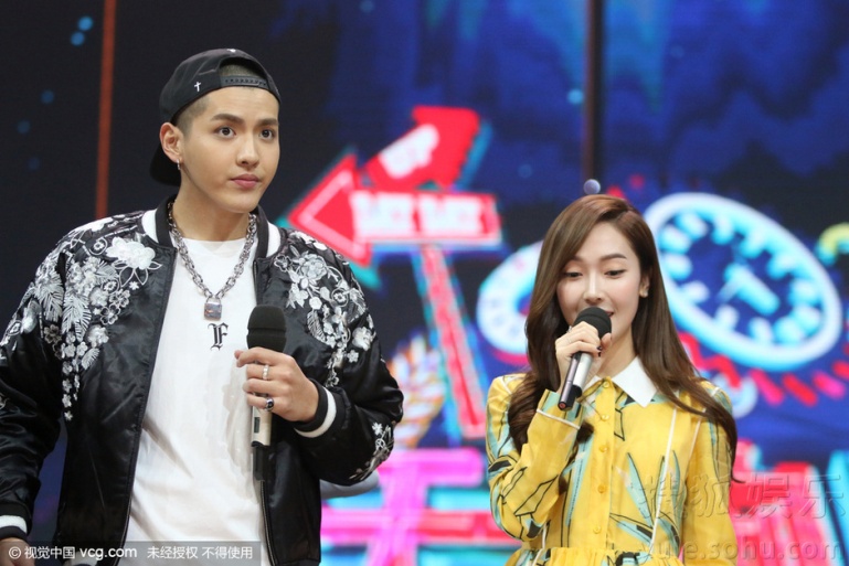 "Cựu gà SM" Jessica, Ngô Diệc Phàm tích cực ủng hộ nhau trong ngày tái hợp