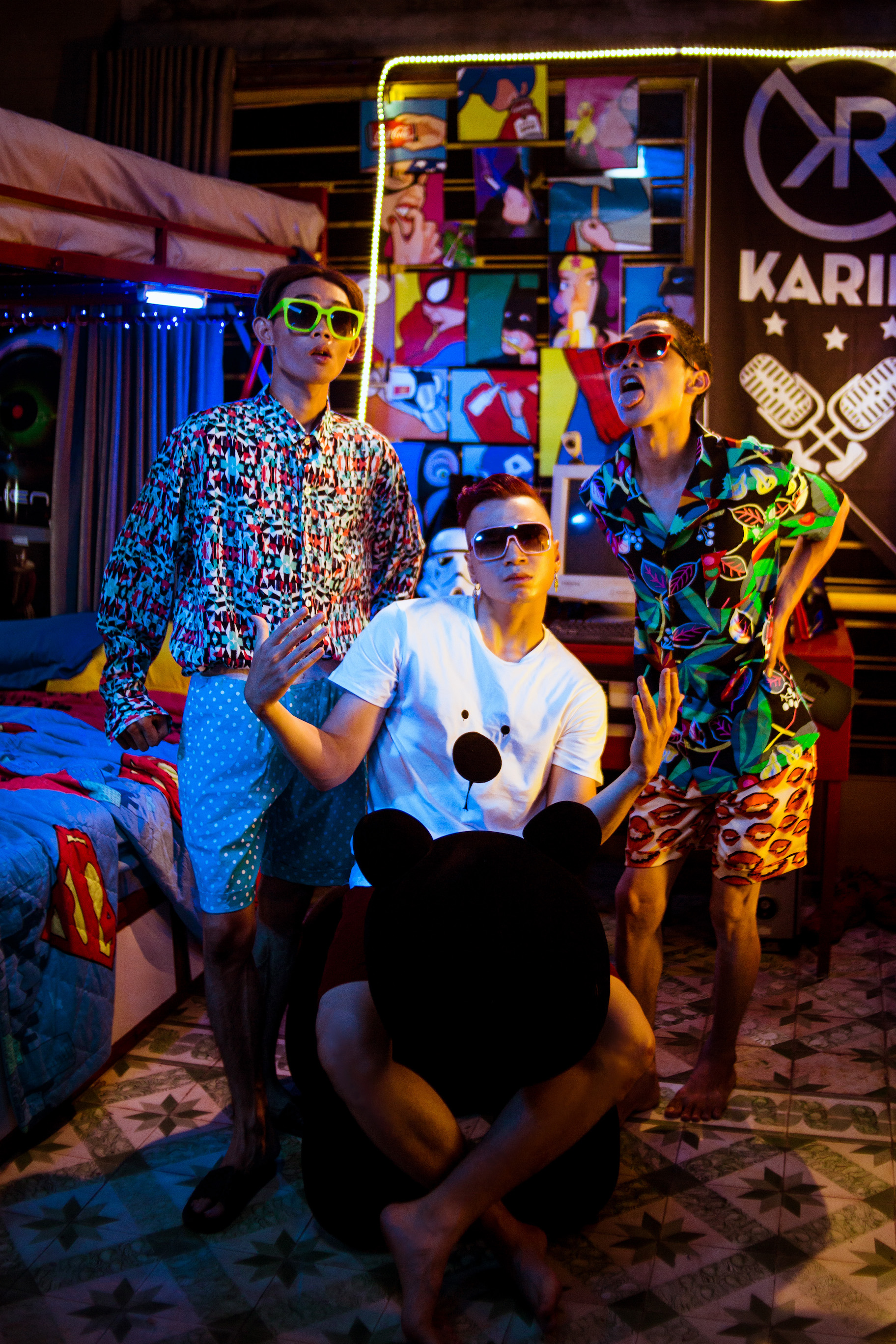 Rapper Karik siêu hài hước trong MV dành cho sinh viên