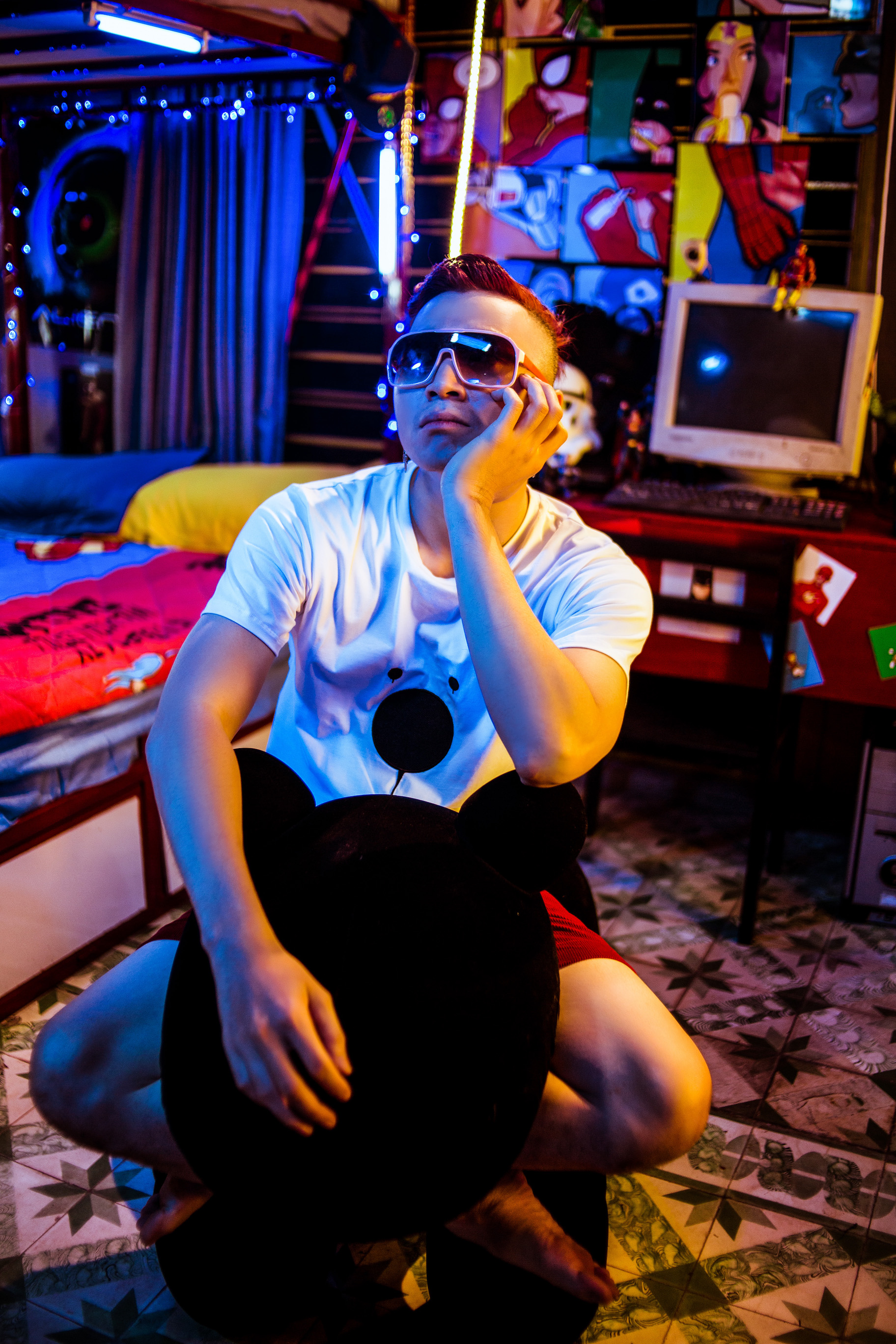 Rapper Karik siêu hài hước trong MV dành cho sinh viên