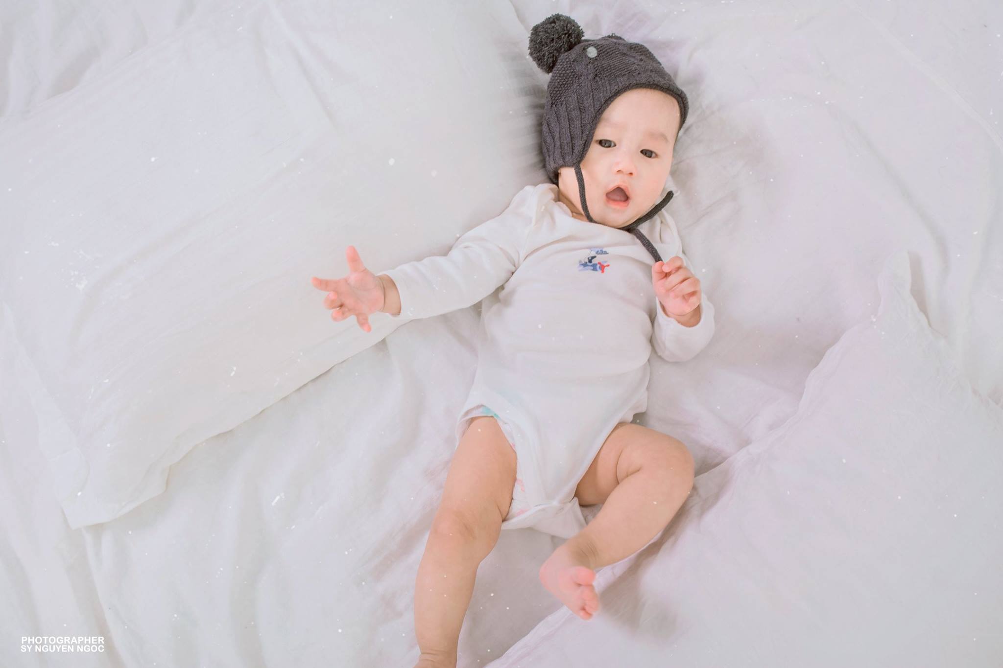 Ảnh gia đình siêu đáng yêu của cặp đôi "ai cũng thích" Trang Lou - Tùng Sơn