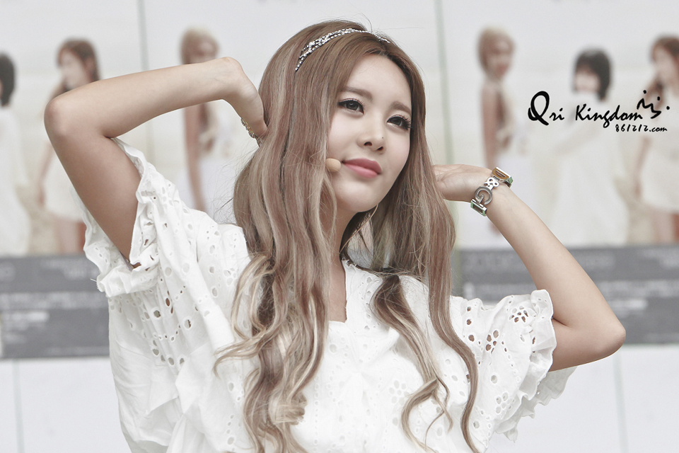 "Tẽn tò" trước ngoại hình của thành viên lớn tuổi nhất trong các nhóm ...