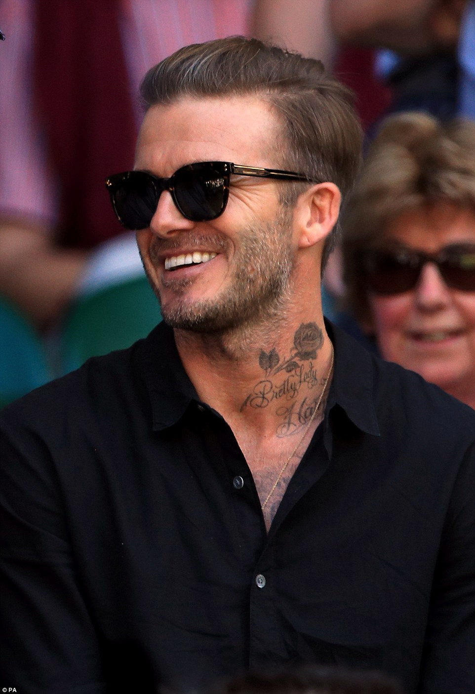 41 tuổi và có 4 con, David Beckham vẫn là ông bố đẹp trai "vạn người mê"