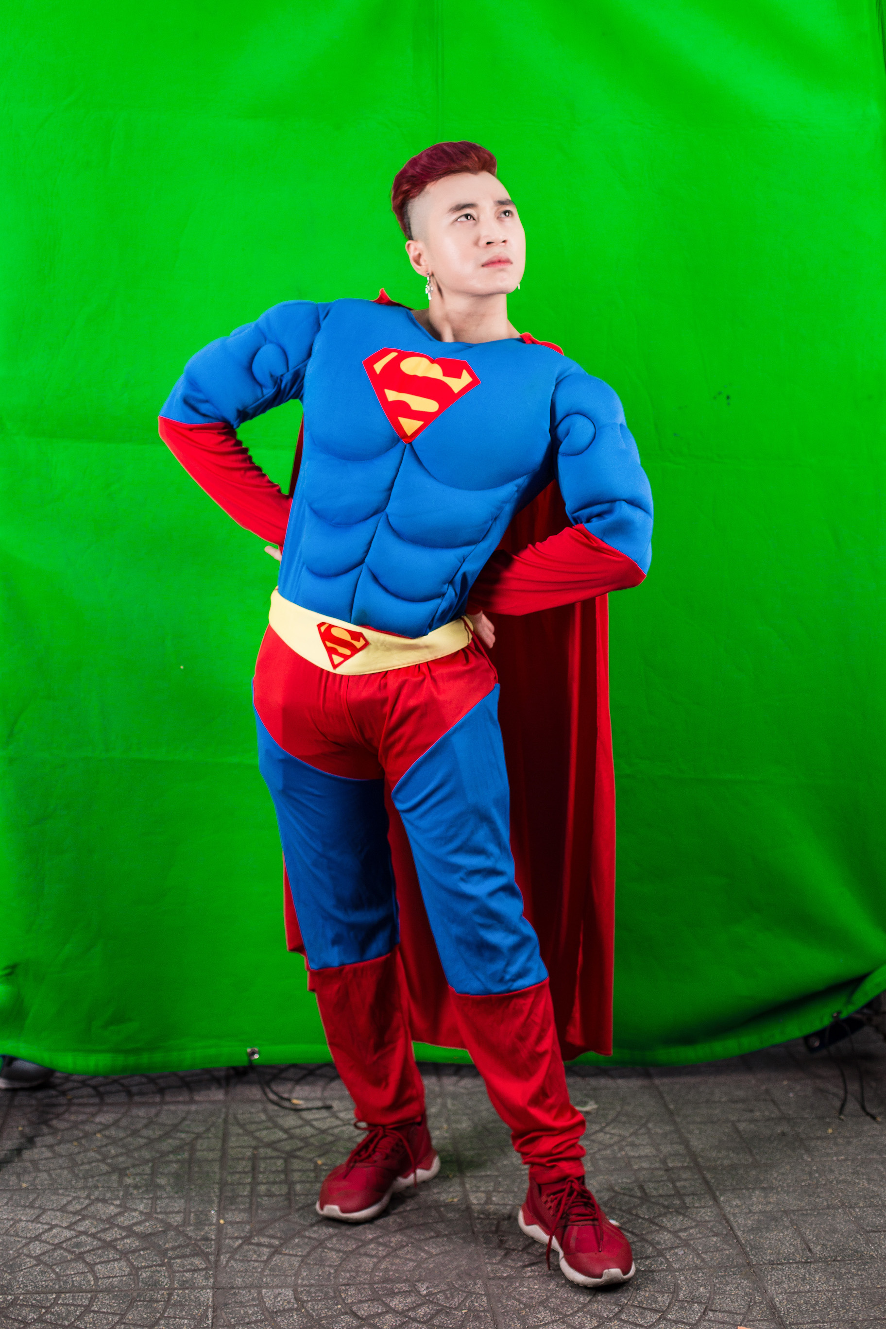 Rapper Karik siêu hài hước trong MV dành cho sinh viên