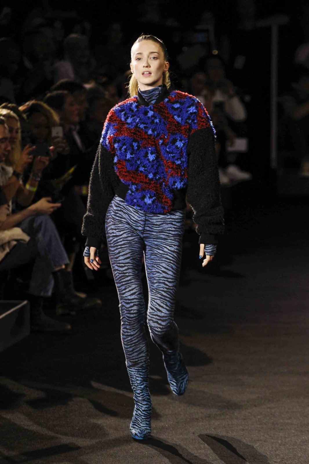 Show H&M x Kenzo tại New York: Suboi diện thiết kế mới nhất, ngồi hàng ...