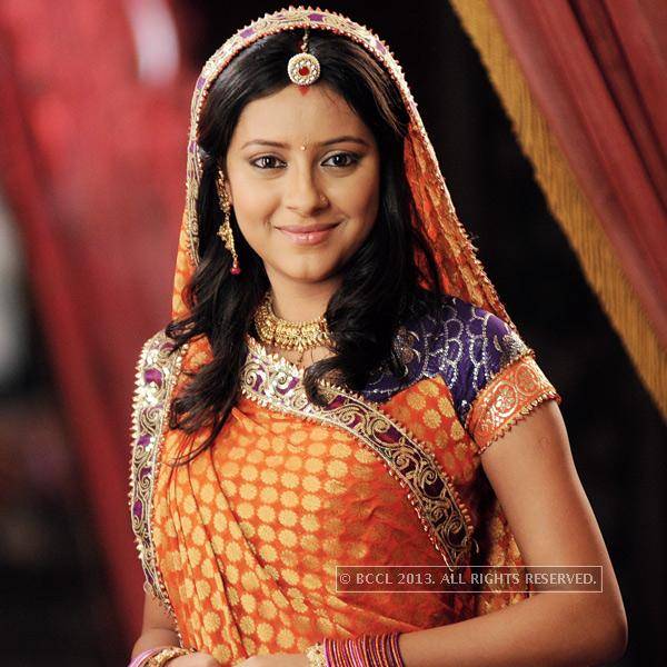 Nhìn lại sự nghiệp rực rỡ của nàng "Anandi" Pratyusha Banerjee