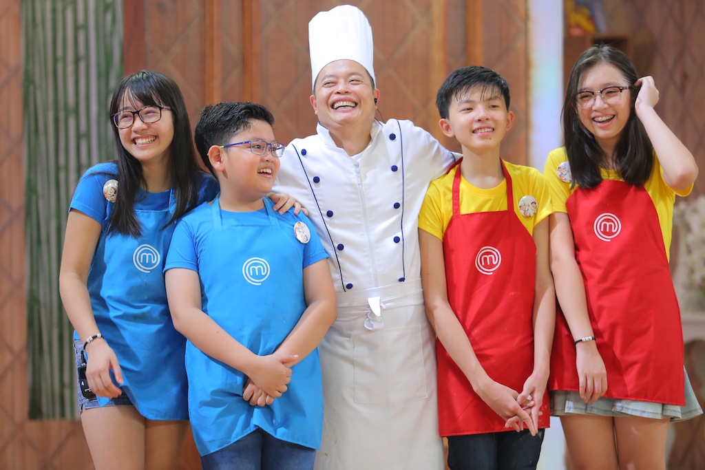 "Vua đầu bếp nhí" bất ngờ phát hình thí sinh "mờ hơn cả phông nền"