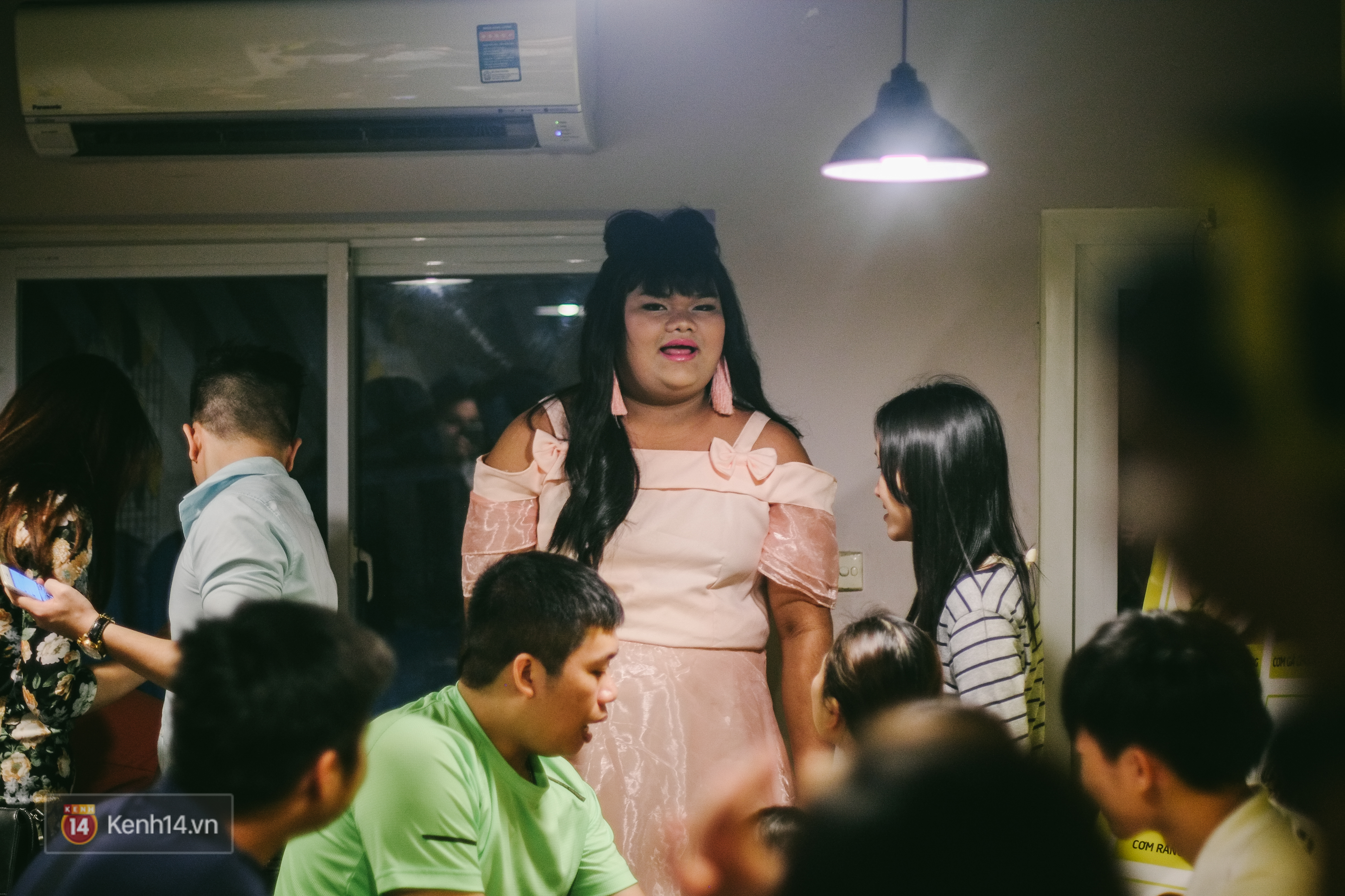 Chùm ảnh: 1001 biểu cảm của Happy Polla tại sự kiện khiến fan Việt ...