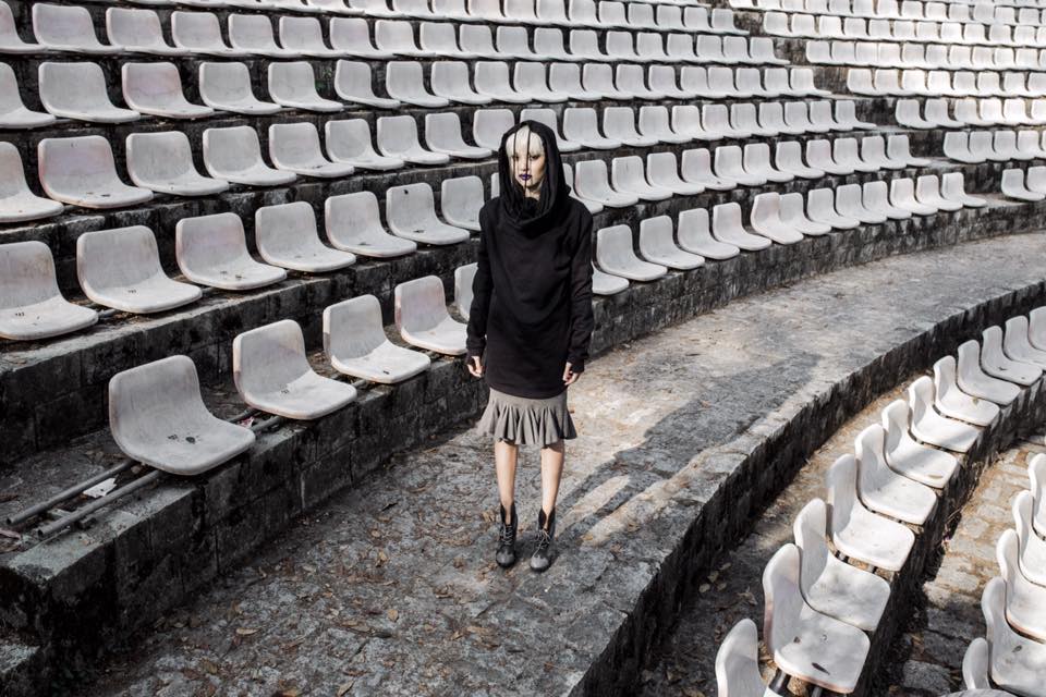 Xem lại Fung La thời mới chỉ là cô nàng "dám mặc dị" trước khi đến với ...