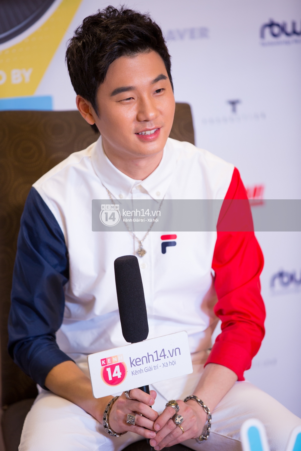 Độc quyền: Khoảnh khắc đáng yêu của BTS, Mamamoo và rapper Basick trong ...