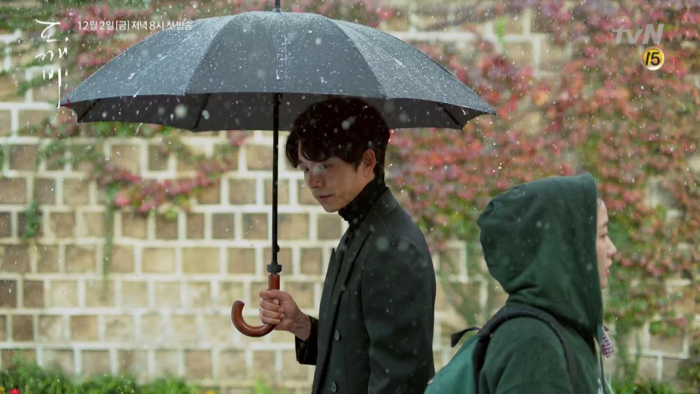 Goblin: Nữ sinh Kim Goeun cầu có “gấu” liền gặp ngay “yêu tinh” Gong Yoo