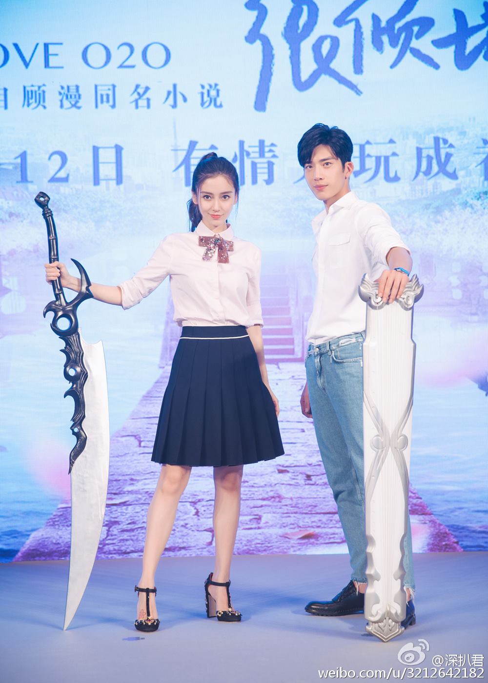 “Bối Vy Vy” Angela Baby tình tứ cùng “Đại Thần” Tỉnh Bách Nhiên