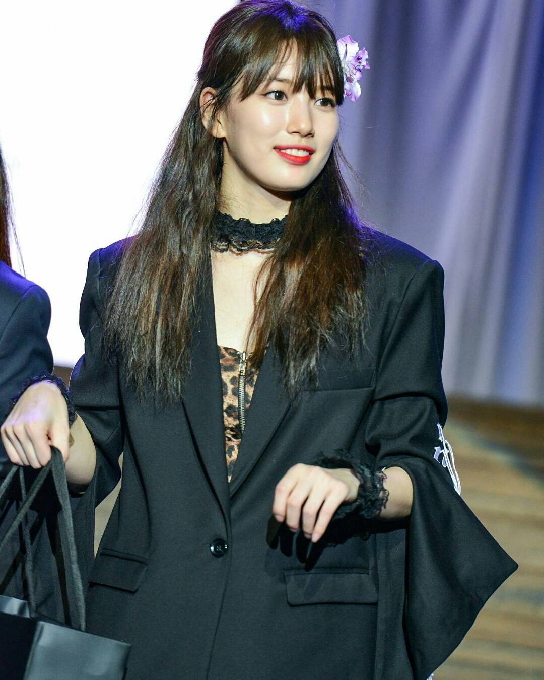 Suzy đã đẹp nay càng đẹp hơn trong fan meeting solo đầu tiên sau 6 năm ...