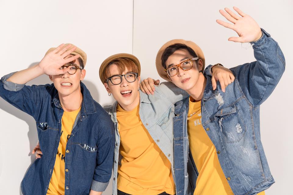 Erik rời Monstar vì chuyện tình cảm bị công ty khiển trách?