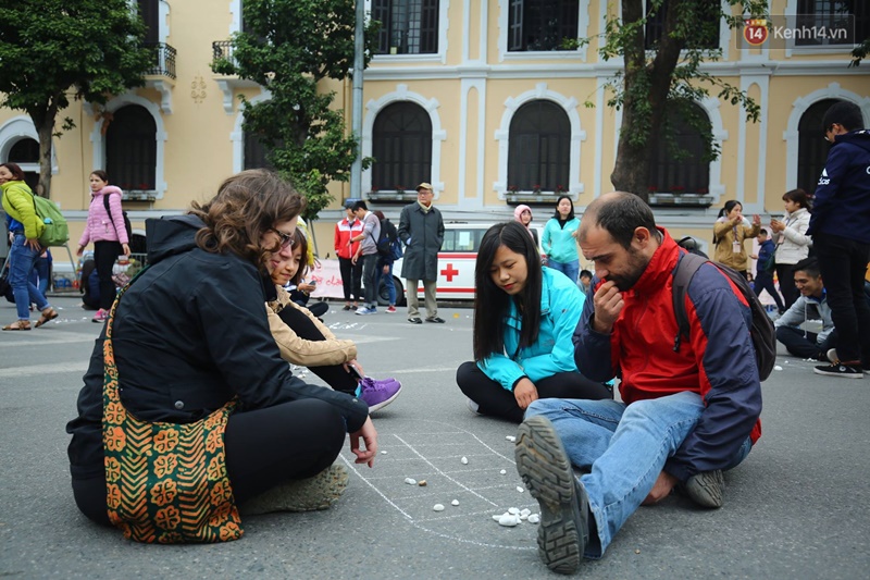 Chùm ảnh: Náo nhiệt hòa mình vào không khí ngày hội Liên hoan nghệ ...