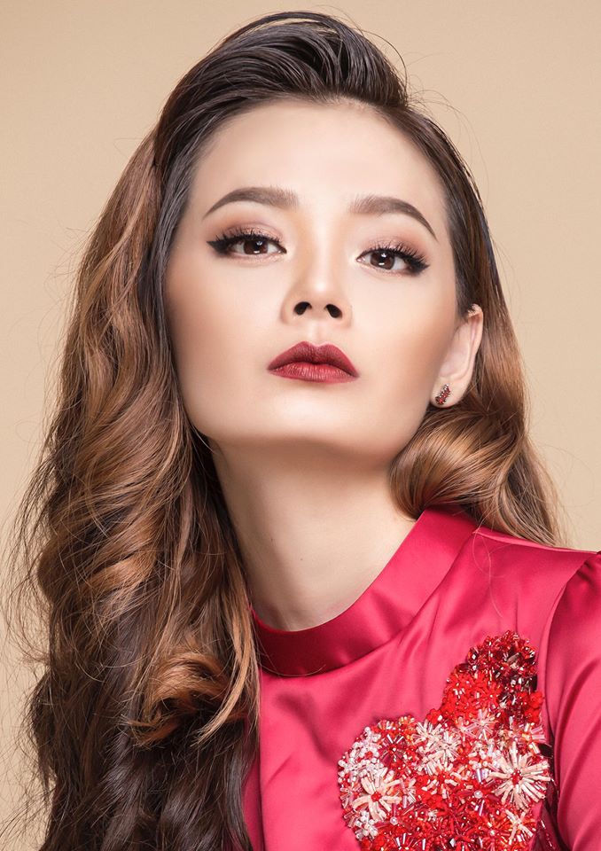 "Chị cả" của Vietnam's Next Top Model lên tiếng, "em út" lập tức "đá xéo"?