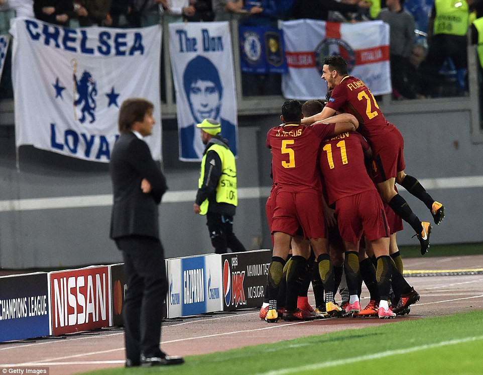 Chelsea thua trắng trên đất Italy, số phận Conte lại bị đặt dấu hỏi