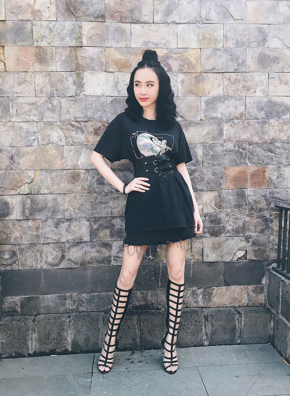 Angela Phương Trinh diện 176 bộ trang phục khác nhau trong Glee Việt