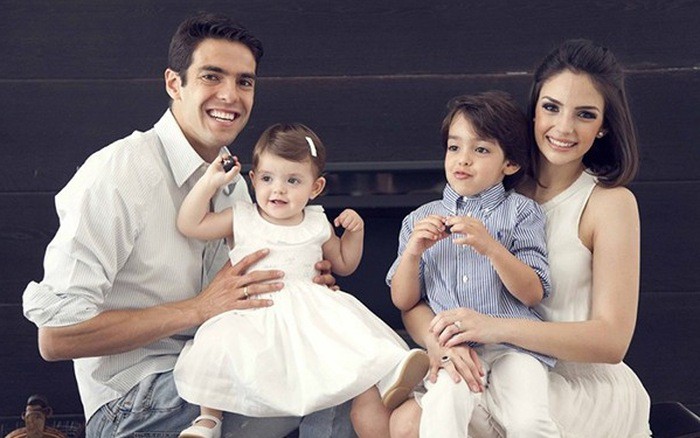 Những khoảnh khắc đẹp hút hồn của Kaka và vợ sắp cưới Carolina Dias