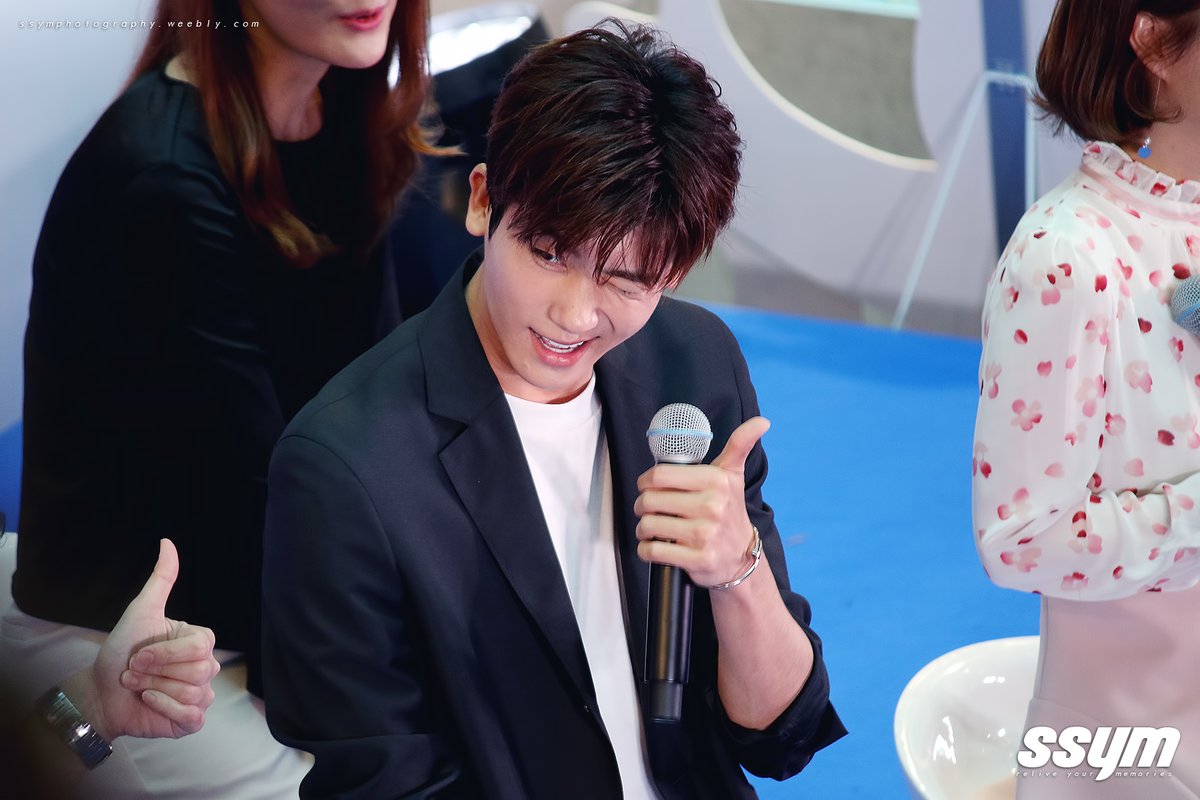 Xem Cách Park Hyung Sik Và Park Bo Young Nhìn Nhau Chằm Chằm Là Biết Họ đã Sớm Thuộc Về Nửa Kia