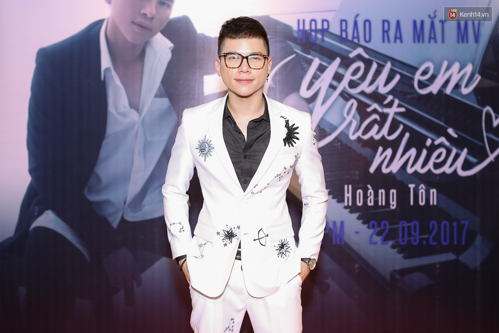 Hoàng Tôn tự tay viết kịch bản MV đến 8 lần, tái hiện chuyện tình đầy ...