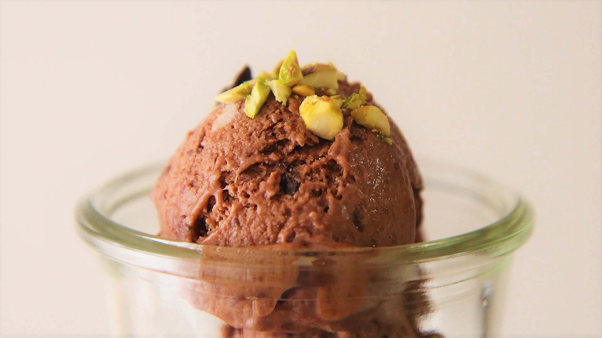 Làm kem chocolate trong nháy mắt chỉ với 2 nguyên liệu