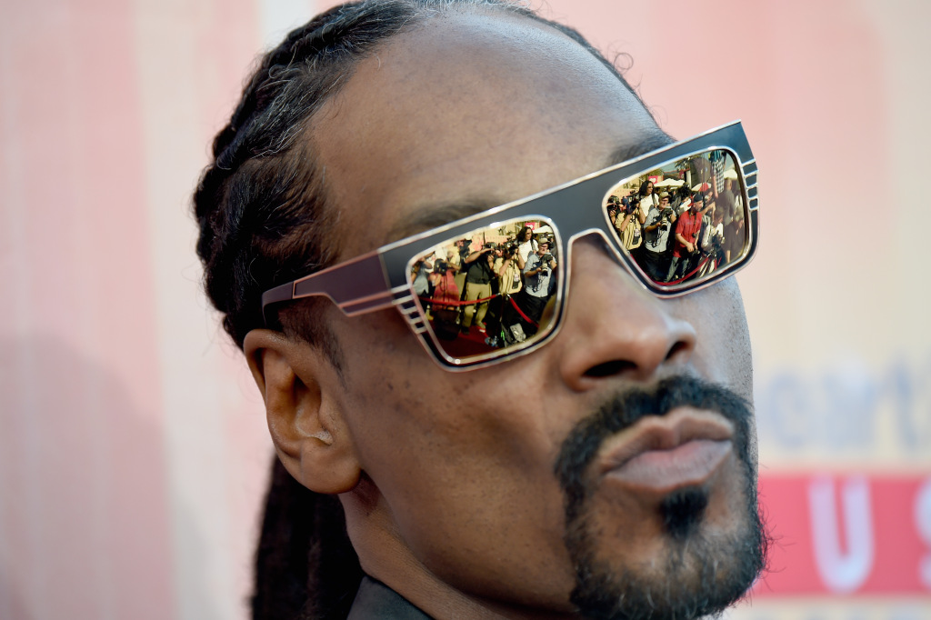 Săm soi những món đồ công nghệ mà loạt sao Hollywood luôn kè kè bên người