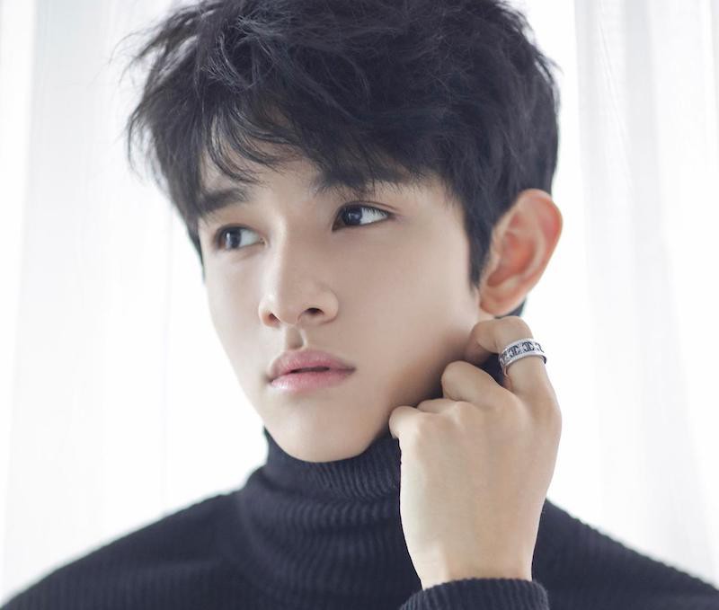 Samuel Kim (Produce 101) trở lại cực xinh trong MV mới