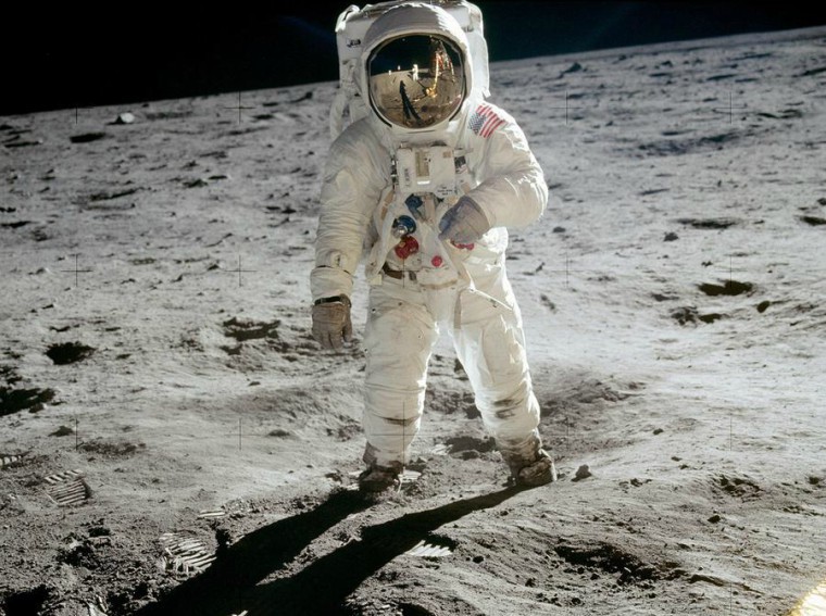 Bức điếu văn chưa bao giờ được tiết lộ trong câu chuyện tàu Apollo 11 ...