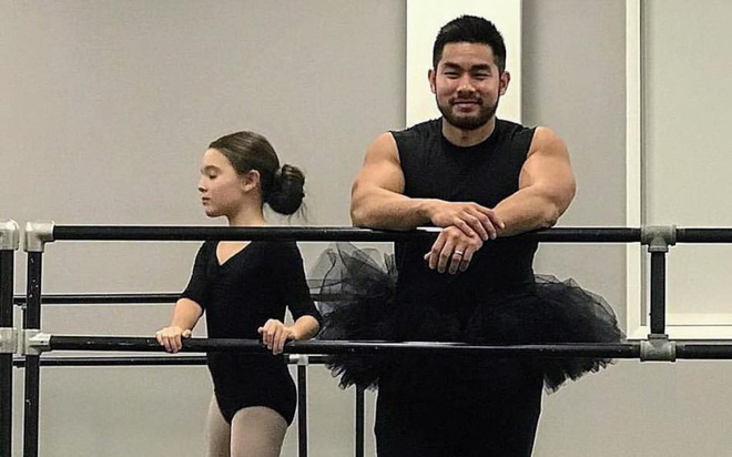 MÚA BALLET, tin tức Mới nhất Ông bố cơ bắp gốc Việt trở thành “nam thần ...