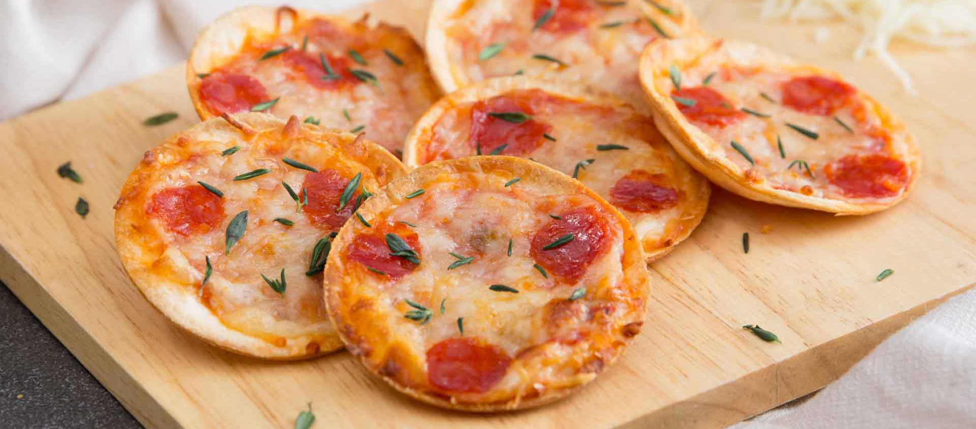 Tự làm pizza mini, đảm bảo không cửa hàng nào bán