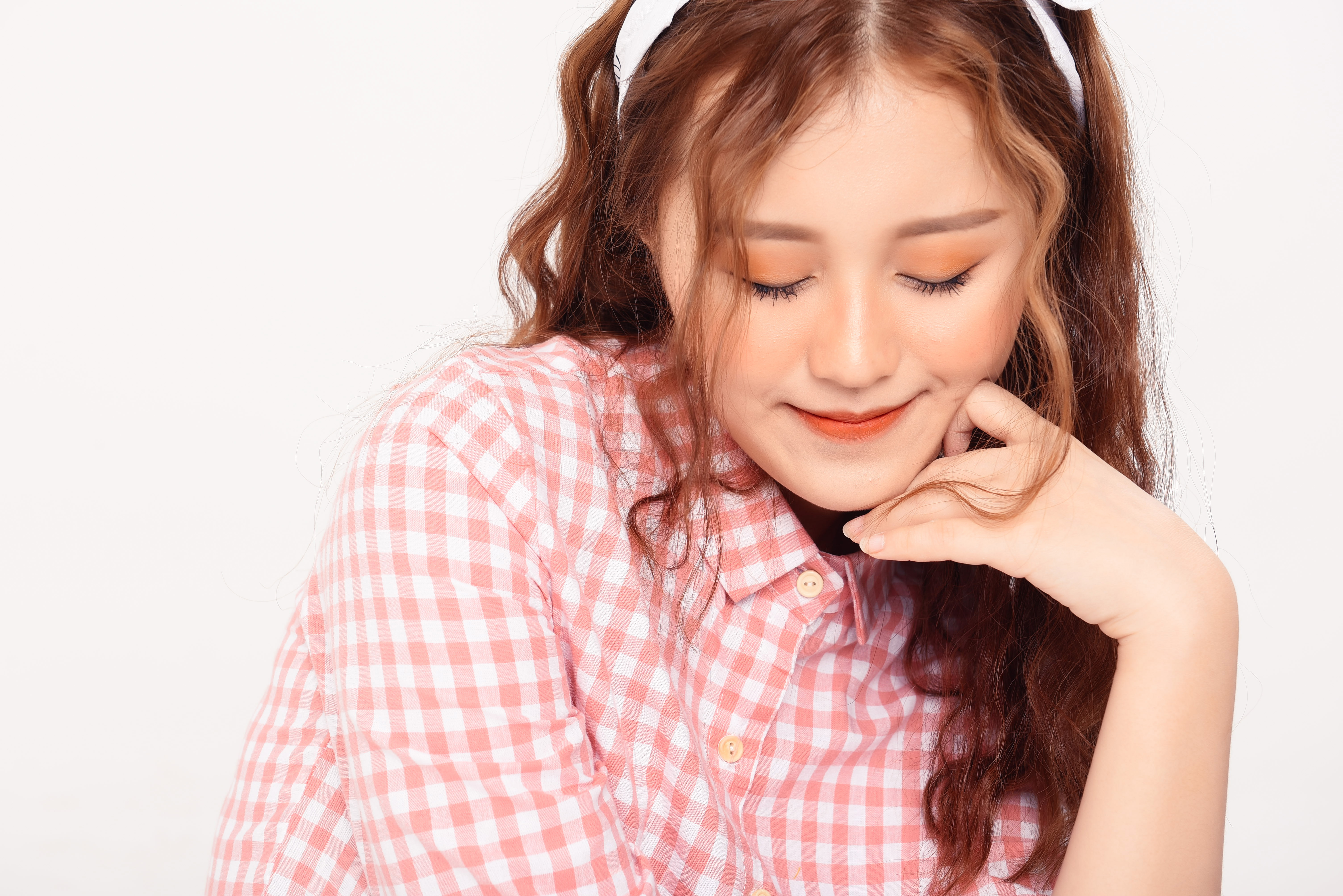 Han Sara chính thức hé lộ hình ảnh siêu đáng yêu của sản phẩm debut