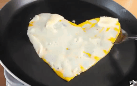 CÁCH RÁN TRỨNG HÌNH TRÁI TIM, tin tức Mới nhất Trứng đập ra rán là bình ...