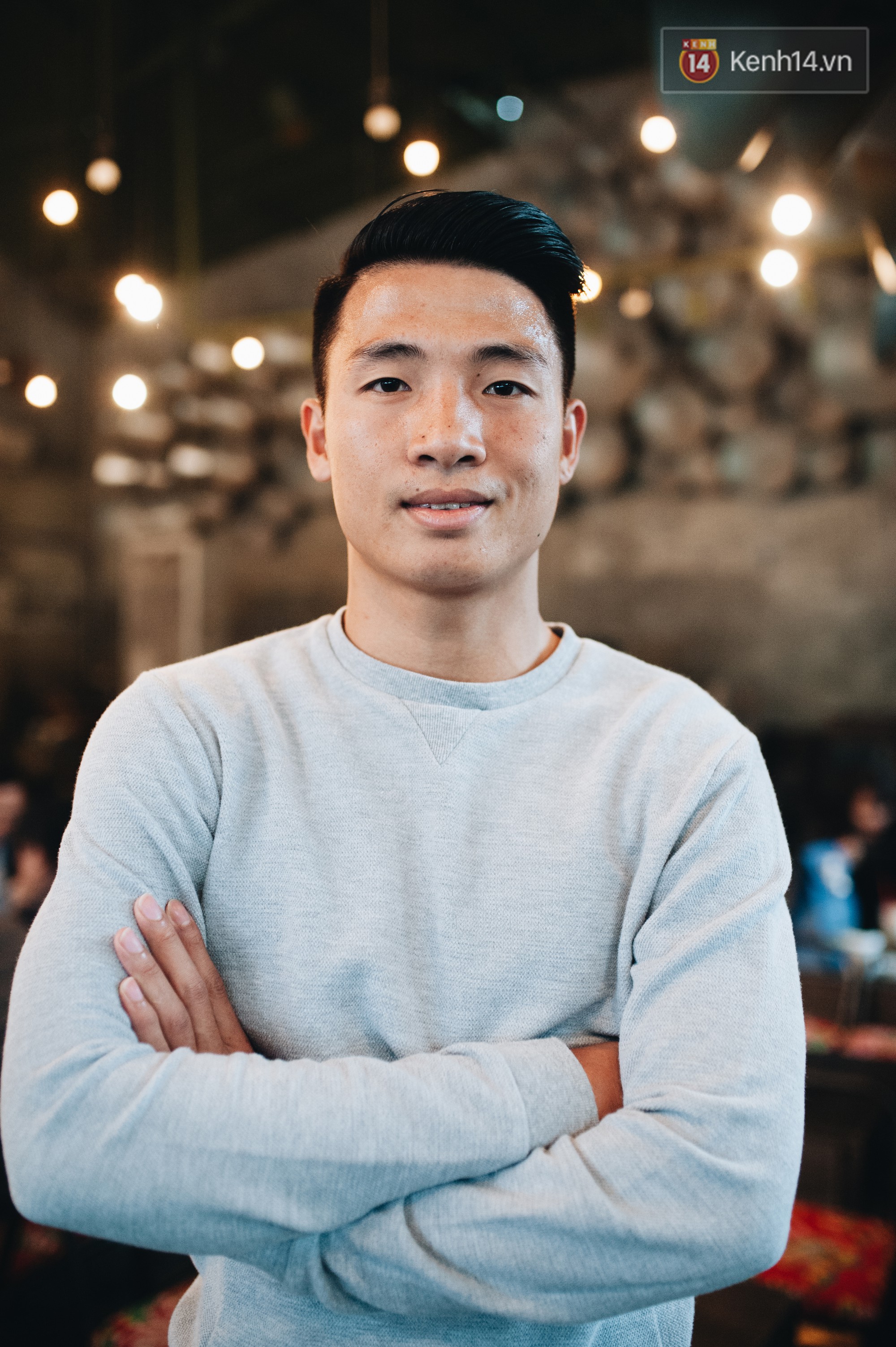 Trung vệ "8 múi" Bùi Tiến Dũng ngoài đời: Vẫn điển trai và nam tính lắm!