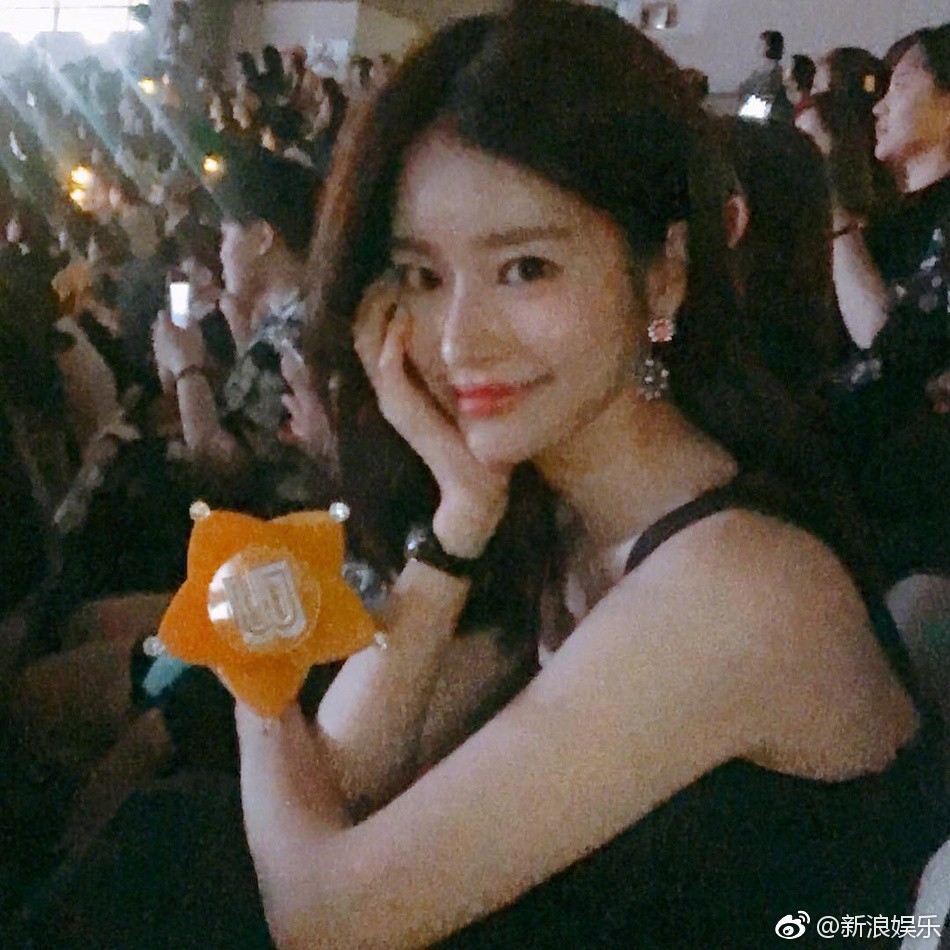 Seungri và Yoo Hyewon - bạn thân Jisoo (Black Pink) đang hẹn hò?