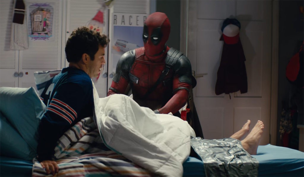 Deadpool "đá đểu" Marvel trong trailer phiên bản Giáng Sinh