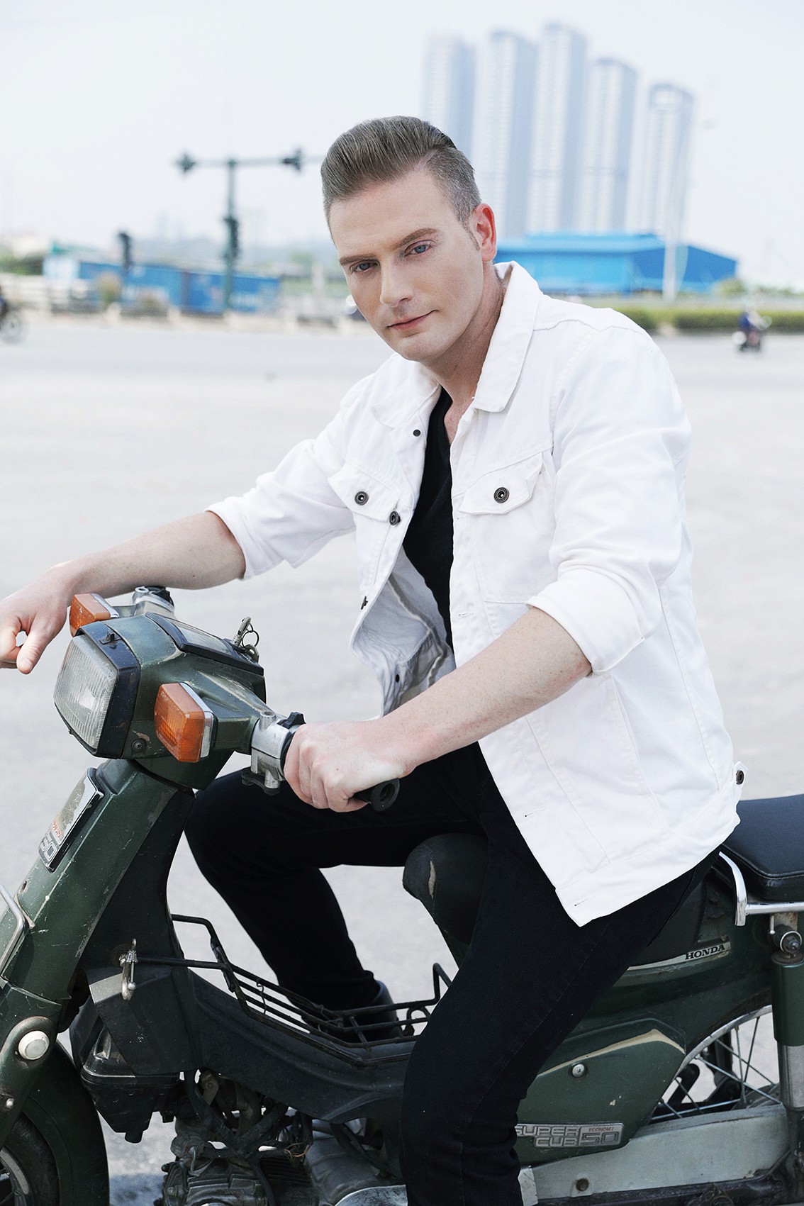 Kyo York tung MV thứ 3 trong vòng 1 tháng, dành tặng mẹ ở cách xa nửa ...