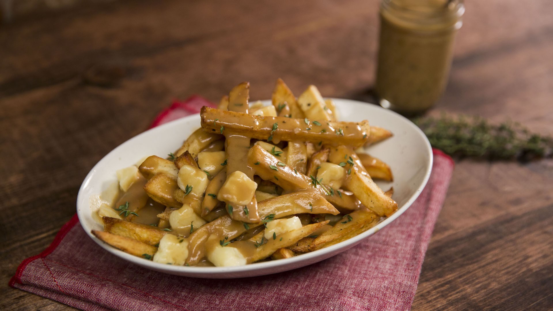 Món Poutine của Canada khiến nhiều thực khách nghiện ngay lần nếm thử ...