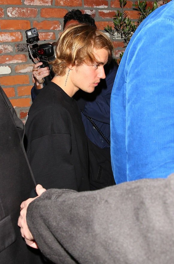 Justin Bieber tiệc tùng thâu đêm với cô gái mới sau khi chia tay Selena ...