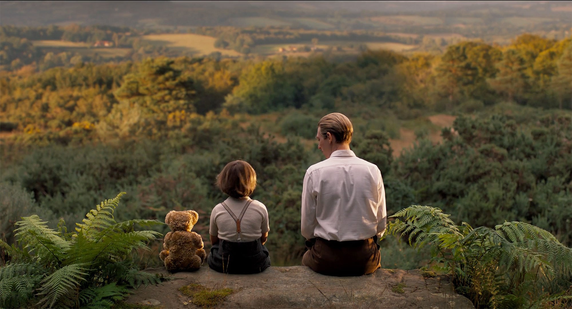 "Goodbye Christopher Robin": Hành trình trở về cùng gia đình và tuổi ...