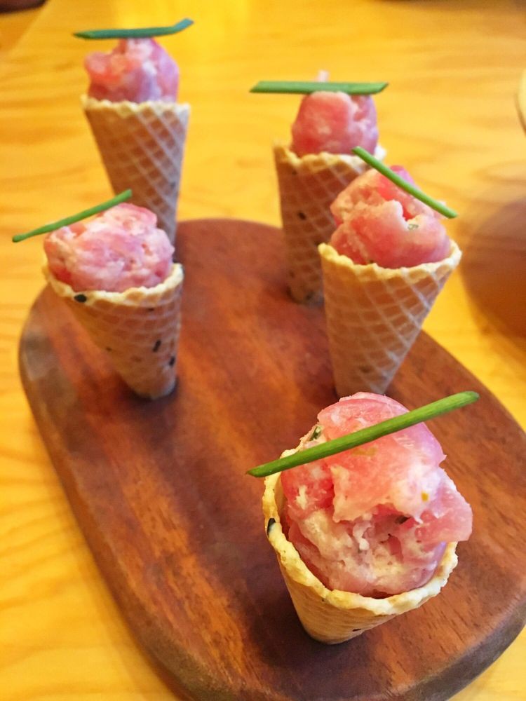 Tuna Cones: món ăn từ cá ngừ tươi được đựng trong ốc quế vô cùng hấp dẫn