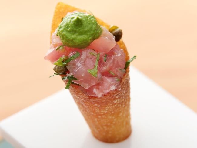 Tuna Cones: món ăn từ cá ngừ tươi được đựng trong ốc quế vô cùng hấp dẫn