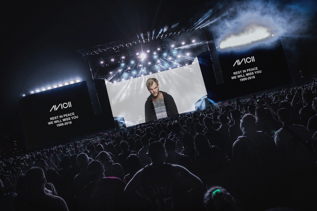 DJ Kygo khép lại set diễn tại Coachella với màn tưởng nhớ Avicii