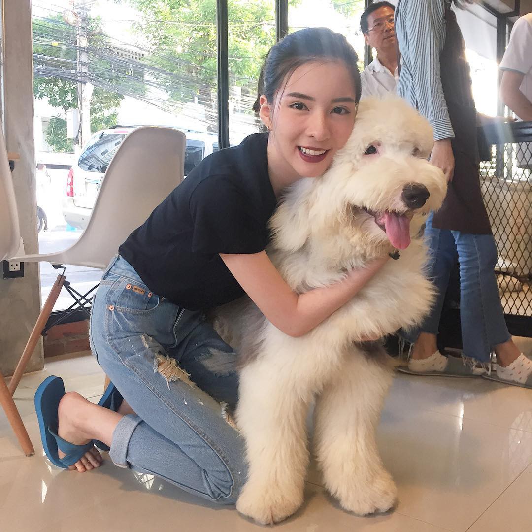 Diễn viên nhí Natnicha xinh đẹp qua đời ở tuổi 20 vì tai nạn ô tô