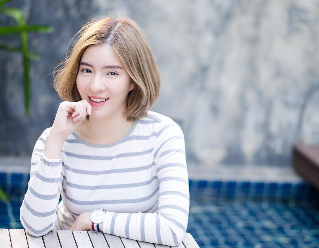 Diễn viên nhí Natnicha xinh đẹp qua đời ở tuổi 20 vì tai nạn ô tô