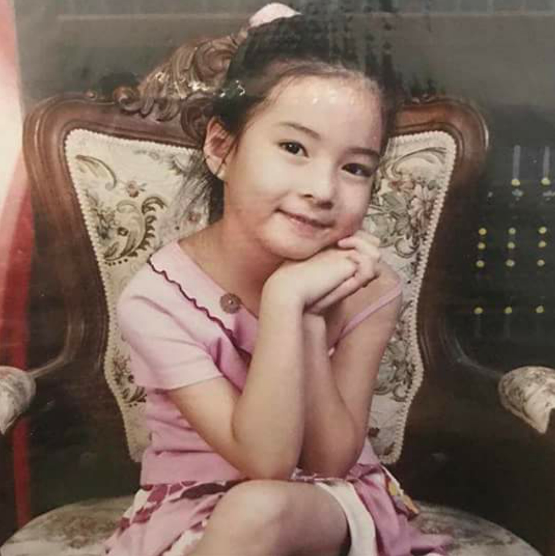 Diễn viên nhí Natnicha xinh đẹp qua đời ở tuổi 20 vì tai nạn ô tô