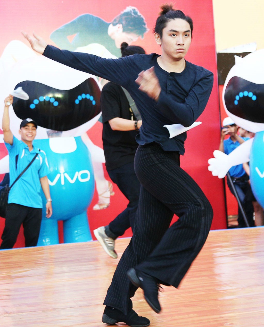 Zane Zero 9 từng tham gia "The Voice" và "So You Think You Can Dance"