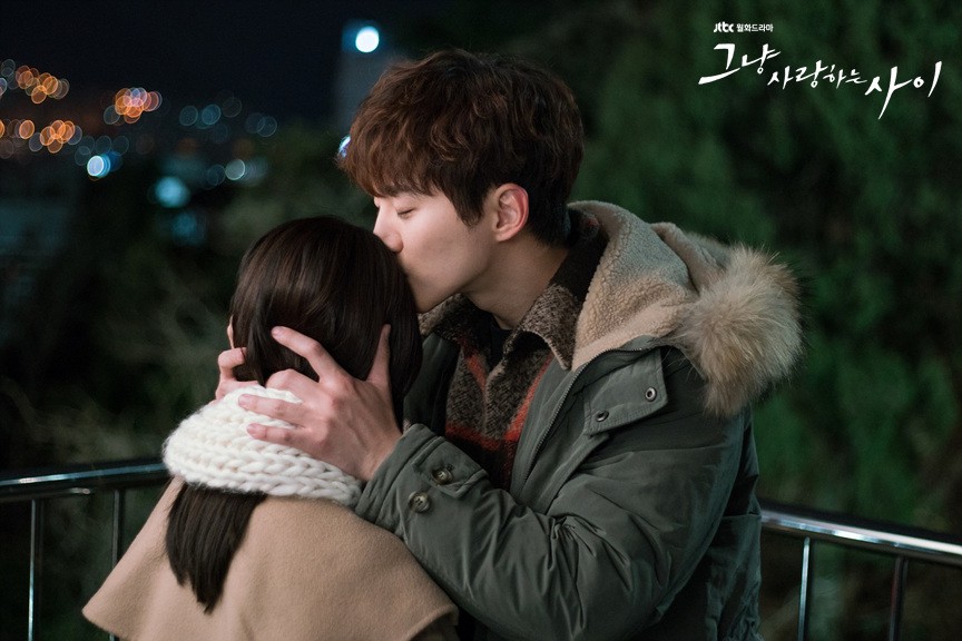 "Just Between Lovers": Ý tưởng hay nhưng vẫn "xịt" vì làm chưa tới