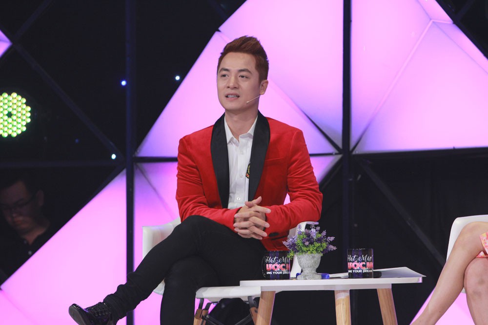 Hát mãi ước mơ: Đăng Khôi liên tục xúc động và rút tiền túi tặng các ...