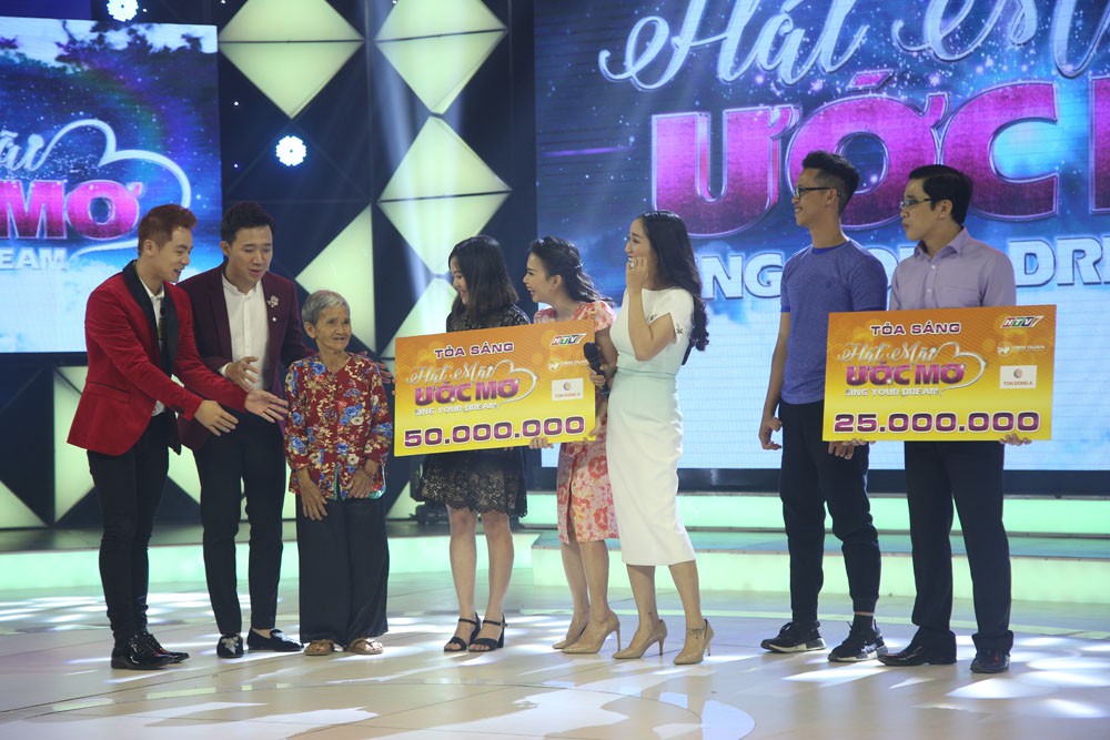 Hát mãi ước mơ: Đăng Khôi liên tục xúc động và rút tiền túi tặng các ...