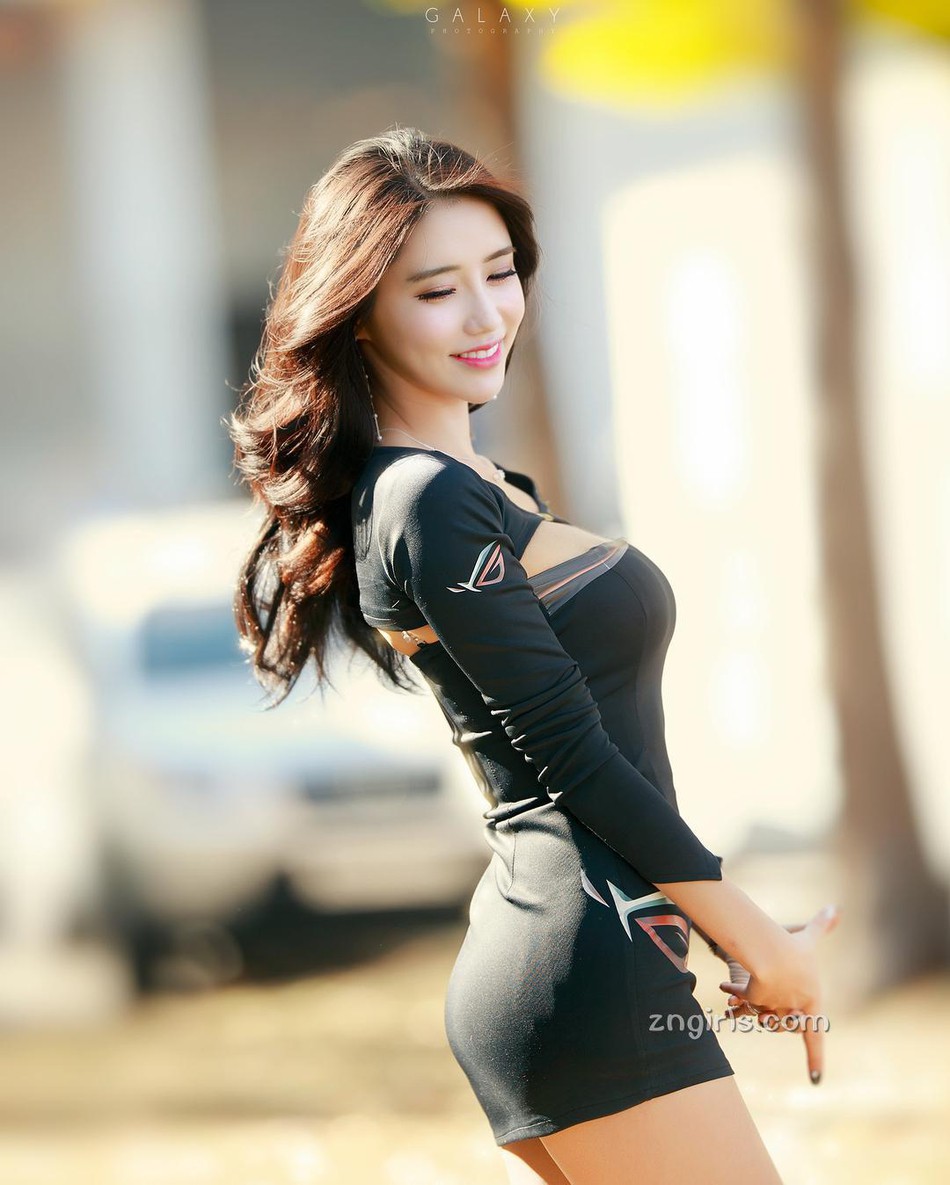 Người mẫu Im Sol Ah bất ngờ "sốt xình xịch" tại Trung với vòng một đốt mắt